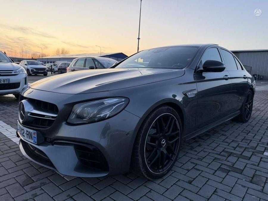 Серый Мерседес E 63 AMG 2018 в Клайпеда, объемом двигателя 3.98 л и пробегом 232 тыс. км за 39200 €, фото 6 на AUTOMOTO.COM.LV