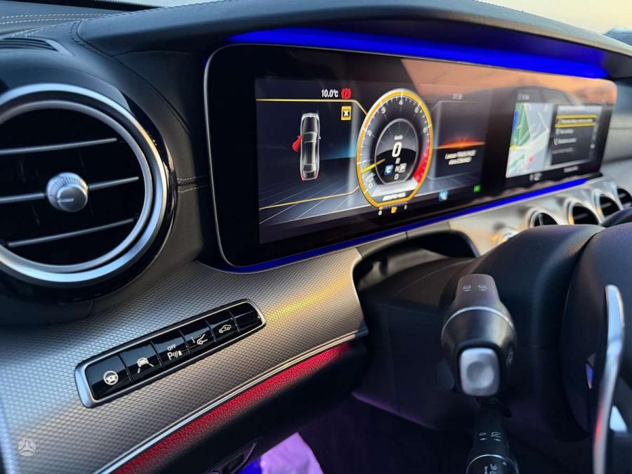 Серый Мерседес E 63 AMG 2018 в Клайпеда, объемом двигателя 3.98 л и пробегом 232 тыс. км за 39200 €, фото 17 на AUTOMOTO.COM.LV