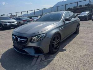 Серый Мерседес E 63 AMG 2018 в Вильнюс, объемом двигателя 3.98 л и пробегом 88 тыс. км за 24000 €, фото  на AUTOMOTO.COM.LV