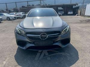 Серый Мерседес E 63 AMG 2018 в Вильнюс, объемом двигателя 3.98 л и пробегом 88 тыс. км за 24000 €, фото 3 на AUTOMOTO.COM.LV