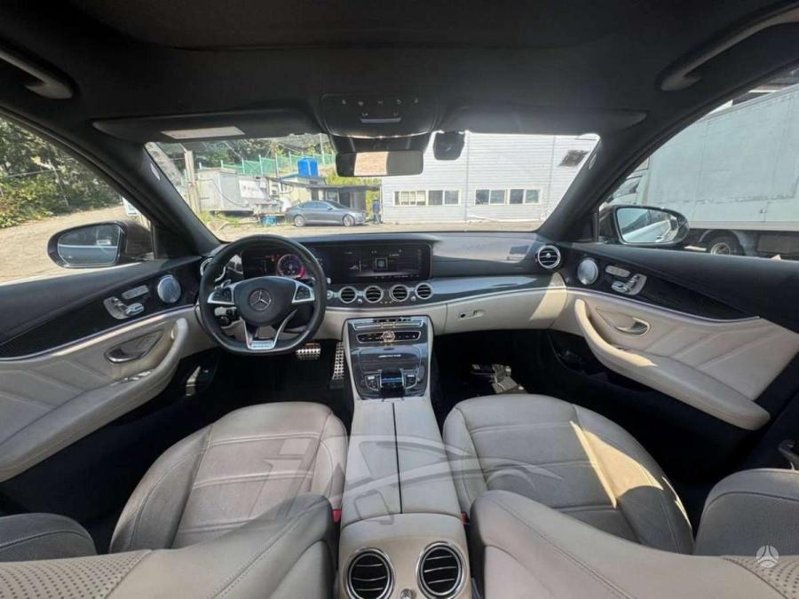 Серый Мерседес E 63 AMG 2018 в Вильнюс, объемом двигателя 3.98 л и пробегом 88 тыс. км за 24000 €, фото 7 на AUTOMOTO.COM.LV
