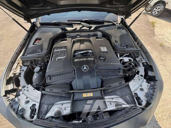 Мерседес E 63 AMG 2018 в Вильнюс на AUTOMOTO.COM.LV Серый Мерседес E 63 AMG 2018 в Вильнюс, объемом двигателя 3.98 л и пробегом 88 тыс. км за 24000 €, фото 9 на AUTOMOTO.COM.LV