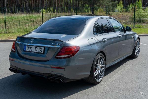 Серый Мерседес E 63 AMG 2020 в Таллин, объемом двигателя 3.98 л и пробегом 81 тыс. км за 54990 €, фото 4 на AUTOMOTO.COM.LV