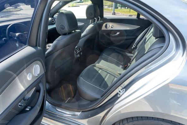 Серый Мерседес E 63 AMG 2020 в Таллин, объемом двигателя 3.98 л и пробегом 81 тыс. км за 54990 €, фото 9 на AUTOMOTO.COM.LV
