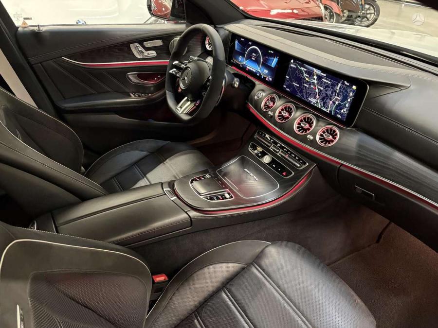 Pelēks Mercedes-Benz E 63 AMG 2021 Viļņa, ar dzinēja tilpumu 3.98 L un nobraukumu 82 tūkst. km par 79990 €, foto 18 vietnē AUTOMOTO.COM.LV
