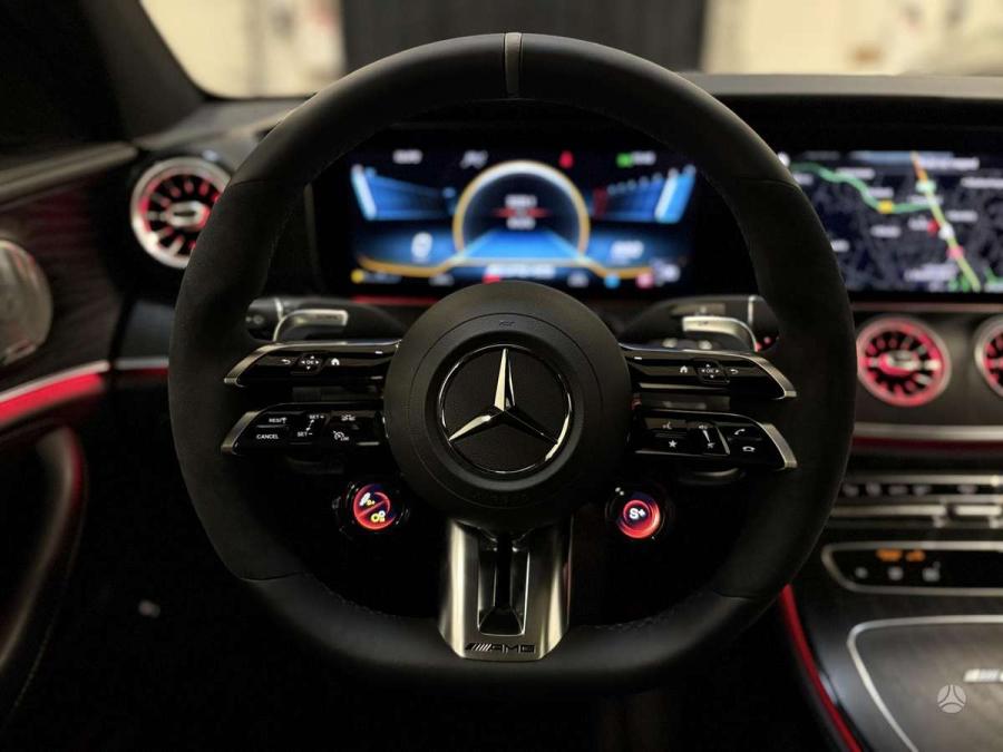 Pelēks Mercedes-Benz E 63 AMG 2021 Viļņa, ar dzinēja tilpumu 3.98 L un nobraukumu 82 tūkst. km par 79990 €, foto 23 vietnē AUTOMOTO.COM.LV