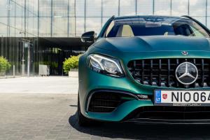 Серый Мерседес E 63 AMG 2018 в Вильнюс, объемом двигателя 3.98 л и пробегом 73 тыс. км за 58000 €, фото  на AUTOMOTO.COM.LV