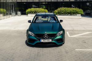 Grey Mercedes-Benz E 63 AMG 2018 in Vilnius, with an engine capacity of 3.98 L and mileage of 73 thousand km for 58000 €, photo 6 on AUTOMOTO.COM.LV