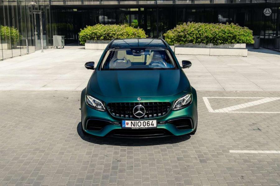Grey Mercedes-Benz E 63 AMG 2018 in Vilnius, with an engine capacity of 3.98 L and mileage of 73 thousand km for 58000 €, photo 6 on AUTOMOTO.COM.LV