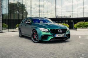 Grey Mercedes-Benz E 63 AMG 2018 in Vilnius, with an engine capacity of 3.98 L and mileage of 73 thousand km for 58000 €, photo 9 on AUTOMOTO.COM.LV