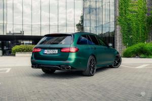 Grey Mercedes-Benz E 63 AMG 2018 in Vilnius, with an engine capacity of 3.98 L and mileage of 73 thousand km for 58000 €, photo 10 on AUTOMOTO.COM.LV