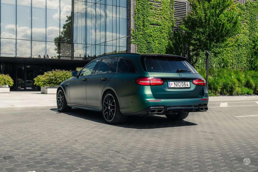 Grey Mercedes-Benz E 63 AMG 2018 in Vilnius, with an engine capacity of 3.98 L and mileage of 73 thousand km for 58000 €, photo 11 on AUTOMOTO.COM.LV