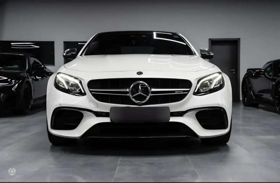 White Mercedes-Benz E 63 AMG 2018 in Alytus, with an engine capacity of 3.98 L and mileage of 145 thousand km for 71500 €, photo 1 on AUTOMOTO.COM.LV