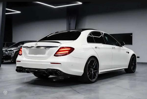 White Mercedes-Benz E 63 AMG 2018 in Alytus, with an engine capacity of 3.98 L and mileage of 145 thousand km for 71500 €, photo 6 on AUTOMOTO.COM.LV