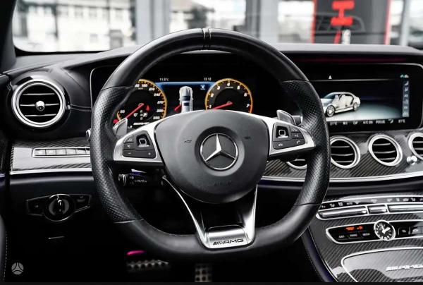 White Mercedes-Benz E 63 AMG 2018 in Alytus, with an engine capacity of 3.98 L and mileage of 145 thousand km for 71500 €, photo 9 on AUTOMOTO.COM.LV