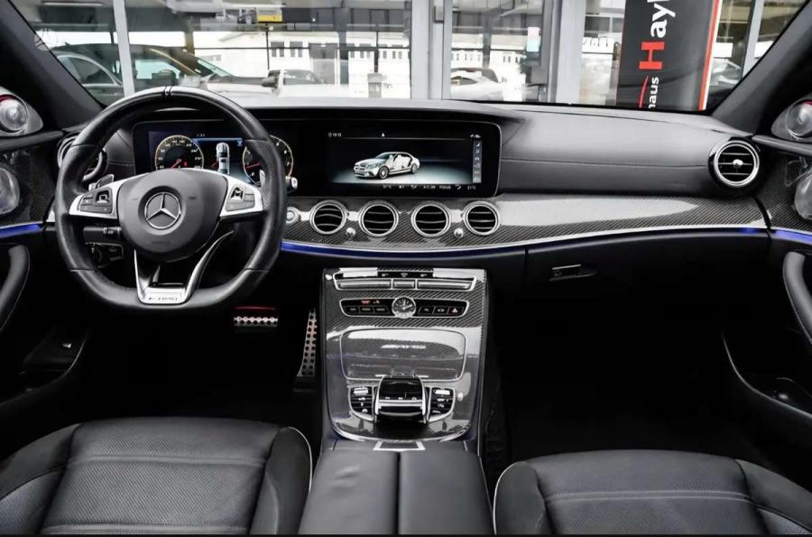 White Mercedes-Benz E 63 AMG 2018 in Alytus, with an engine capacity of 3.98 L and mileage of 145 thousand km for 71500 €, photo 10 on AUTOMOTO.COM.LV