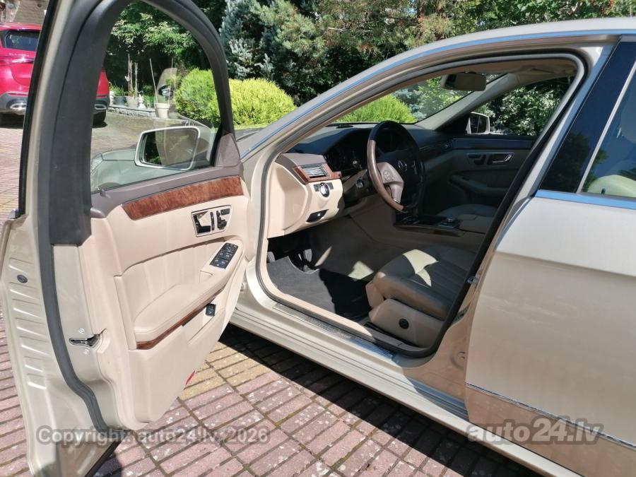 Smilšu krāsa Mercedes-Benz E-Class 2011 Tallina, ar dzinēja tilpumu 3.50 L un nobraukumu 155 tūkst. km par 9900 €, foto 9 vietnē AUTOMOTO.COM.LV