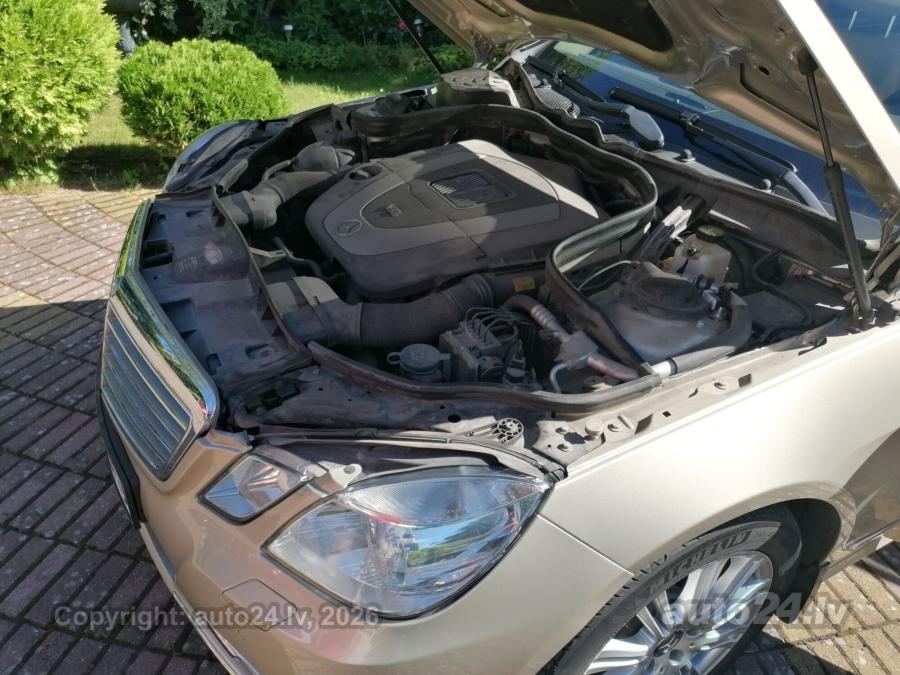 Smilšu krāsa Mercedes-Benz E-Class 2011 Tallina, ar dzinēja tilpumu 3.50 L un nobraukumu 155 tūkst. km par 9900 €, foto 18 vietnē AUTOMOTO.COM.LV