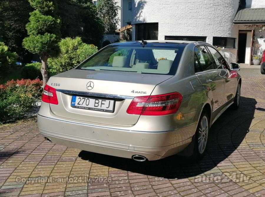 Smilšu krāsa Mercedes-Benz E-Class 2011 Tallina, ar dzinēja tilpumu 3.50 L un nobraukumu 155 tūkst. km par 9900 €, foto 23 vietnē AUTOMOTO.COM.LV