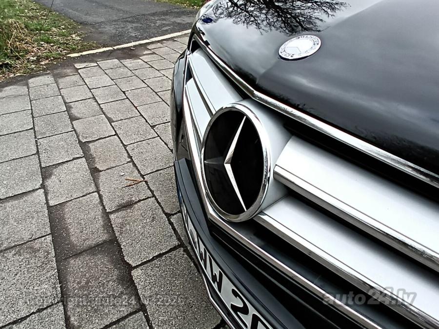 Black Mercedes-Benz E-Class 2010 in Tartu, with an engine capacity of 3.00 L and mileage of 195 thousand km for 12490 €, photo 12 on AUTOMOTO.COM.LV