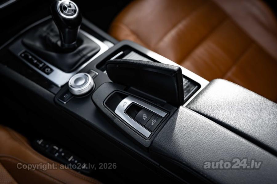 Black Mercedes-Benz E-Class 2011 in Tallinn, with an engine capacity of 3.00 L and mileage of 201 thousand km for 14000 €, photo 20 on AUTOMOTO.COM.LV