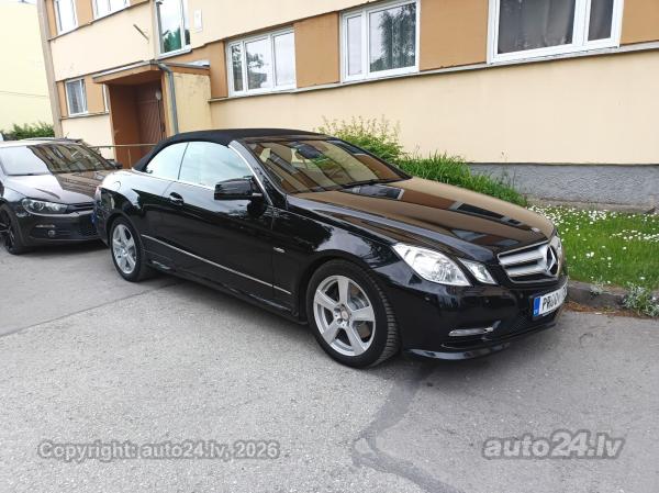 Black Mercedes-Benz E-Class 2011 in Tartu, with an engine capacity of 3.00 L and mileage of 235 thousand km for 12990 €, photo 3 on AUTOMOTO.COM.LV