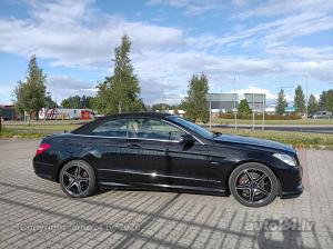 Black Mercedes-Benz E-Class 2011 in Tartu, with an engine capacity of 3.00 L and mileage of 235 thousand km for 12990 €, photo 11 on AUTOMOTO.COM.LV