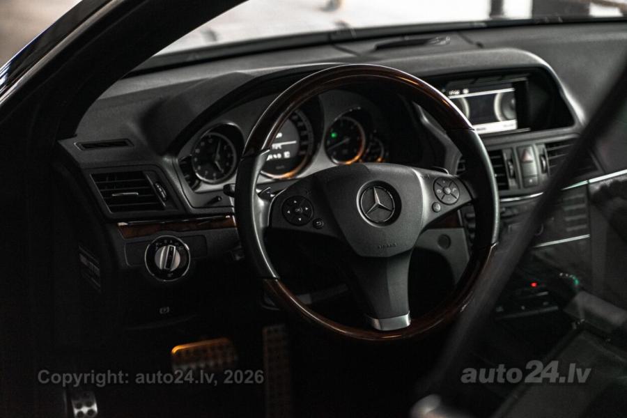 Melns Mercedes-Benz E-Class 2009 Tallina, ar dzinēja tilpumu 3.00 L un nobraukumu 276 tūkst. km par 9999 €, foto 11 vietnē AUTOMOTO.COM.LV
