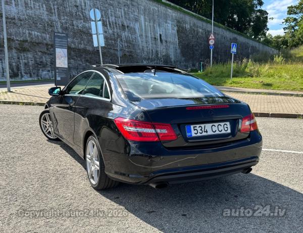 Melns Mercedes-Benz E-Class 2009 Tallina, ar dzinēja tilpumu 3.00 L un nobraukumu 287 tūkst. km par 11000 €, foto 3 vietnē AUTOMOTO.COM.LV