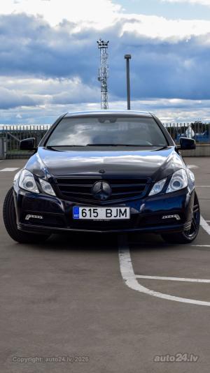 Melns Mercedes-Benz E-Class 2010 Tallina, ar dzinēja tilpumu 3.00 L un nobraukumu 257 tūkst. km par 10499 €, foto 3 vietnē AUTOMOTO.COM.LV