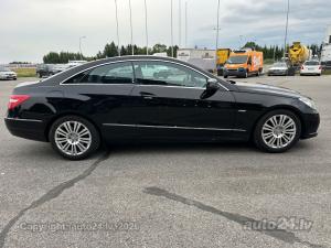 Melns Mercedes-Benz E-Class 2010 Tartu, ar dzinēja tilpumu 0.00 L un nobraukumu 223 tūkst. km par 10000 €, foto 5 vietnē AUTOMOTO.COM.LV