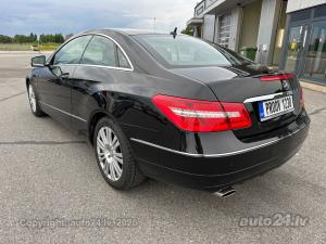 Melns Mercedes-Benz E-Class 2010 Tartu, ar dzinēja tilpumu 0.00 L un nobraukumu 223 tūkst. km par 10000 €, foto 7 vietnē AUTOMOTO.COM.LV