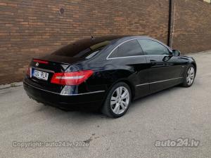 Black Mercedes-Benz E-Class 2010 in Tartu, with an engine capacity of 2.20 L and mileage of 276 thousand km for 8290 €, photo 5 on AUTOMOTO.COM.LV