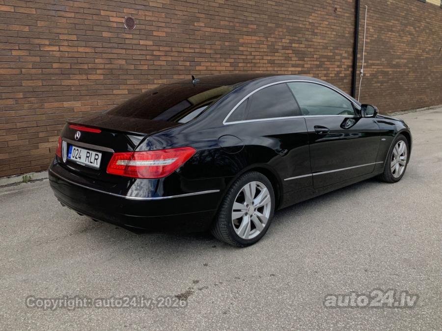 Black Mercedes-Benz E-Class 2010 in Tartu, with an engine capacity of 2.20 L and mileage of 276 thousand km for 8290 €, photo 5 on AUTOMOTO.COM.LV