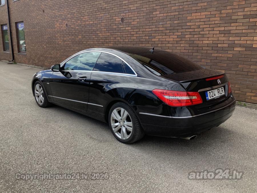 Black Mercedes-Benz E-Class 2010 in Tartu, with an engine capacity of 2.20 L and mileage of 276 thousand km for 8290 €, photo 6 on AUTOMOTO.COM.LV