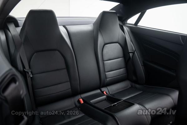 Mercedes-Benz E-Class 2014 in Tallinn on AUTOMOTO.COM.LV Black Mercedes-Benz E-Class 2014 in Tallinn, with an engine capacity of 2.10 L and mileage of 205 thousand km for 13999 €, photo 10 on AUTOMOTO.COM.LV
