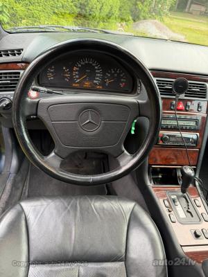 Melns Mercedes-Benz E-Class 1995 Tallina, ar dzinēja tilpumu 3.20 L un nobraukumu 249 tūkst. km par 7500 €, foto 4 vietnē AUTOMOTO.COM.LV