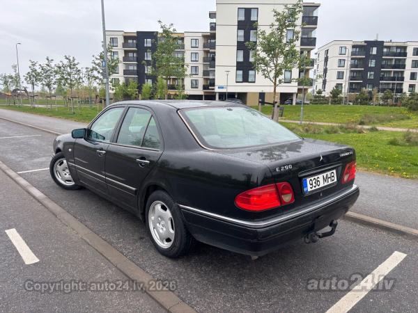 Melns Mercedes-Benz E-Class 1998 Tallina, ar dzinēja tilpumu 2.90 L un nobraukumu 444 tūkst. km par 1699 €, foto 2 vietnē AUTOMOTO.COM.LV