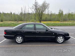 Черный Мерседес Е-Класс 1998 в Таллин, объемом двигателя 2.90 л и пробегом 444 тыс. км за 1699 €, фото 7 на AUTOMOTO.COM.LV