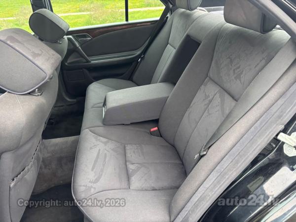 Melns Mercedes-Benz E-Class 1998 Tallina, ar dzinēja tilpumu 2.90 L un nobraukumu 444 tūkst. km par 1699 €, foto 8 vietnē AUTOMOTO.COM.LV