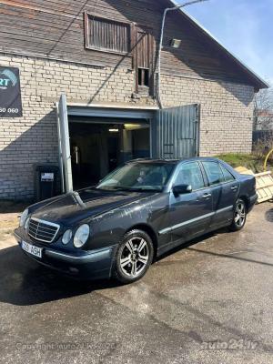 Black Mercedes-Benz E-Class 2000 in Tallinn, with an engine capacity of 2.60 L and mileage of 315 thousand km for 1700 €, photo  on AUTOMOTO.COM.LV