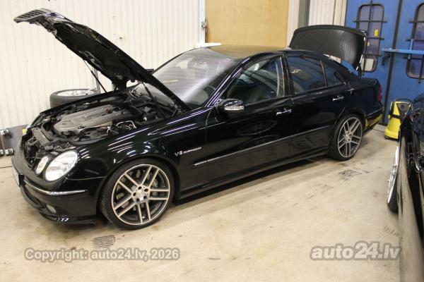 Melns Mercedes-Benz E-Class 2002 Tallina, ar dzinēja tilpumu 5.40 L un nobraukumu 248 tūkst. km par 19100 €, foto 6 vietnē AUTOMOTO.COM.LV