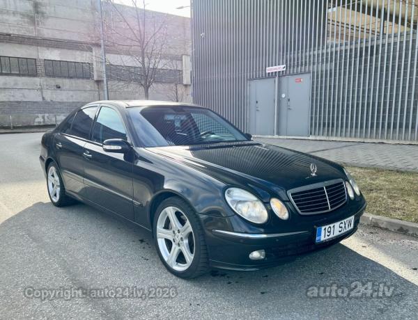 Melns Mercedes-Benz E-Class 2003 Tallina, ar dzinēja tilpumu 4.00 L un nobraukumu 0 tūkst. km par 4999 €, foto 4 vietnē AUTOMOTO.COM.LV