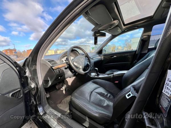 Melns Mercedes-Benz E-Class 2003 Tallina, ar dzinēja tilpumu 4.00 L un nobraukumu 0 tūkst. km par 4999 €, foto 8 vietnē AUTOMOTO.COM.LV