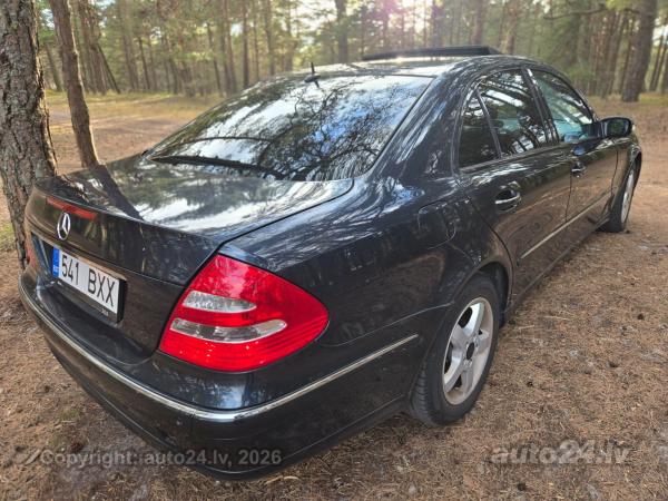Melns Mercedes-Benz E-Class 2003 Tallina, ar dzinēja tilpumu 2.10 L un nobraukumu 240 tūkst. km par 4444 €, foto 4 vietnē AUTOMOTO.COM.LV