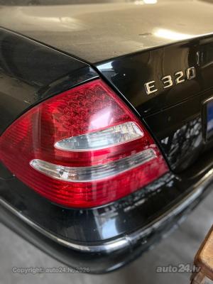 Black Mercedes-Benz E-Class 2003 in Tallinn, with an engine capacity of 3.20 L and mileage of 202 thousand km for 6000 €, photo 4 on AUTOMOTO.COM.LV
