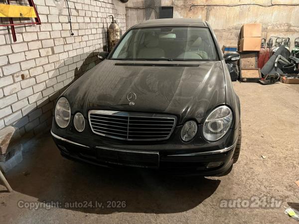 Black Mercedes-Benz E-Class 2003 in Tallinn, with an engine capacity of 3.20 L and mileage of 202 thousand km for 6000 €, photo 4 on AUTOMOTO.COM.LV