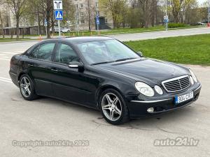 Melns Mercedes-Benz E-Class 2003 Narva, ar dzinēja tilpumu 2.10 L un nobraukumu 715 tūkst. km par 1499 €, foto 4 vietnē AUTOMOTO.COM.LV