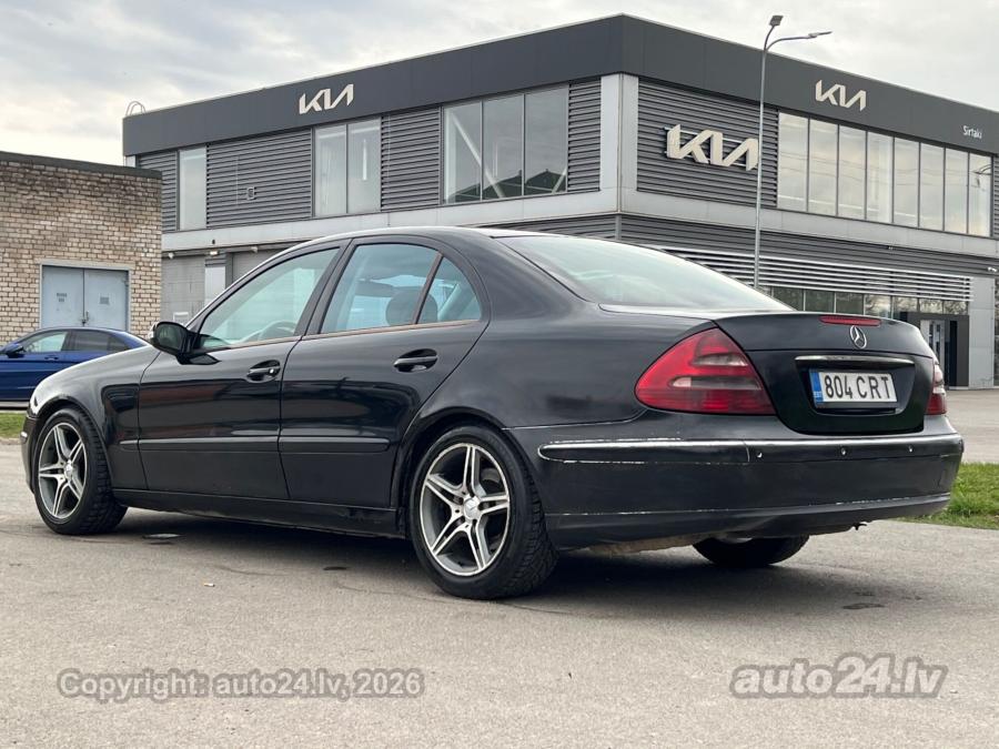 Melns Mercedes-Benz E-Class 2003 Narva, ar dzinēja tilpumu 2.10 L un nobraukumu 715 tūkst. km par 1499 €, foto 8 vietnē AUTOMOTO.COM.LV