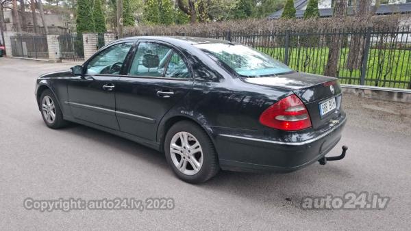 Black Mercedes-Benz E-Class 2003 in Tallinn, with an engine capacity of 3.20 L and mileage of 366 thousand km for 1500 €, photo 2 on AUTOMOTO.COM.LV